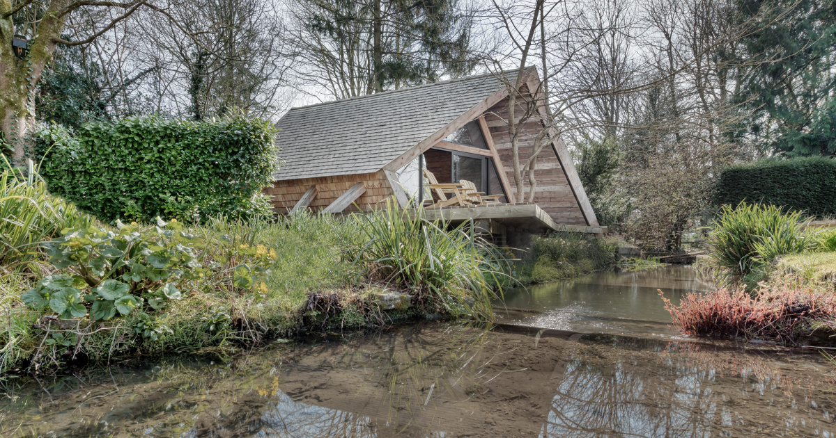 Galerie: Tato chatka vás ohromí: Postavena svépomocí a z mísních zdrojů ...