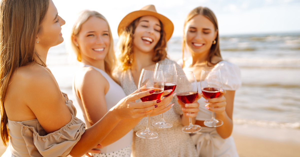 Jak se obléct na letní zahradní párty nebo večírek: Máme pro vás tipy ...